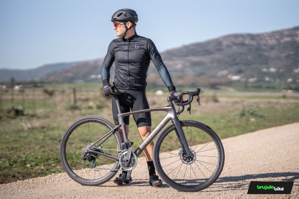 Probamos la S-Works Roubaix SL8: más cómoda y rápida que nunca