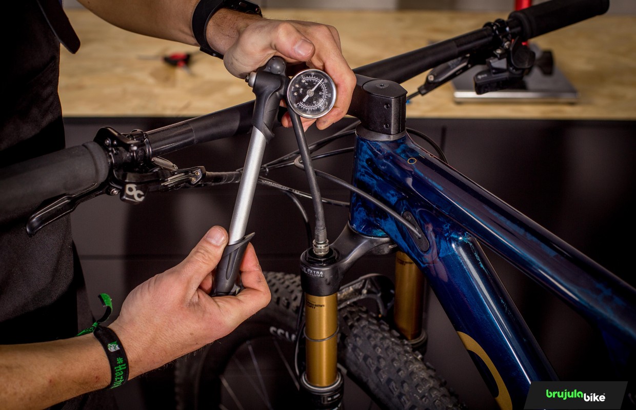 How to adjust your MTB suspensions to your weight?