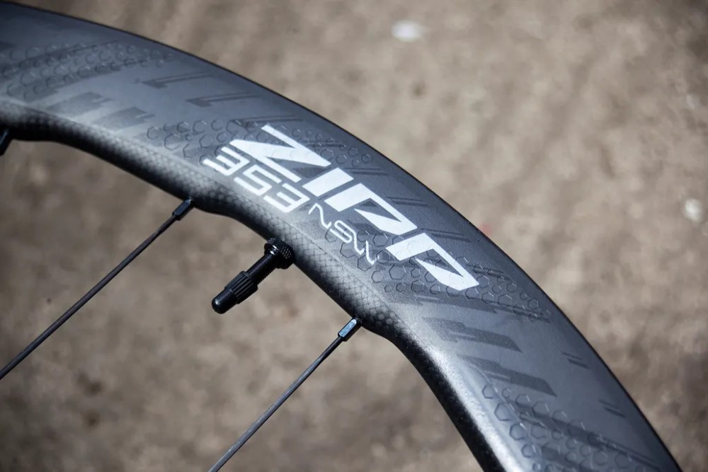 Zipp clarifies in a statement the controversy about hookless wheels