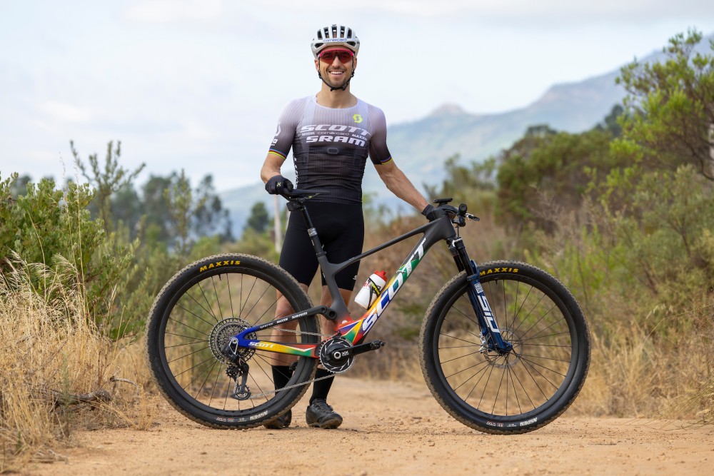 El propio Nino Schurter explica en este vídeo el montaje de su SCOTT ...