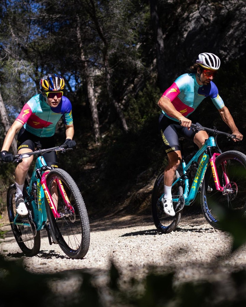Cambio radical de colores para el Specialized Factory Racing y su nueva ...