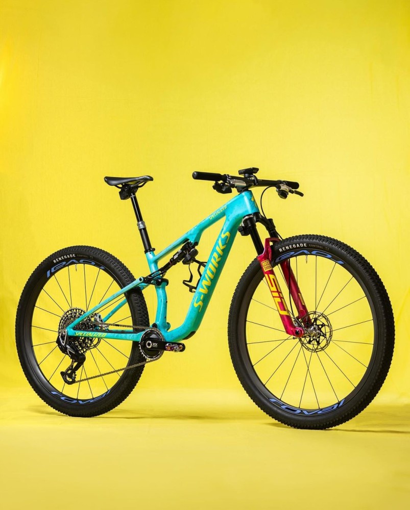 Cambio radical de colores para el Specialized Factory Racing y su nueva ...