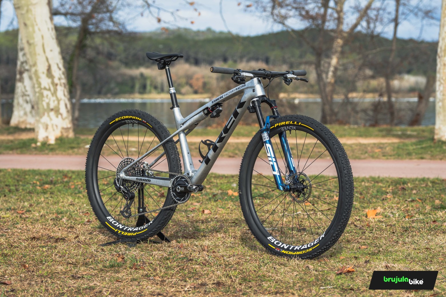 La Supercaliber 2024 de Dascalu ya compite con el sistema RockShox Flight Attendant, pero aún no ...