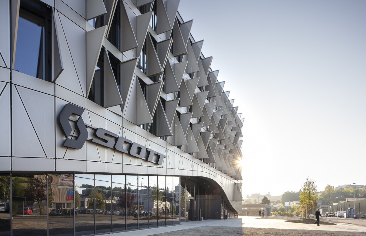 Chaos in the SCOTT headquarters: replacement of their CEO to "update ...