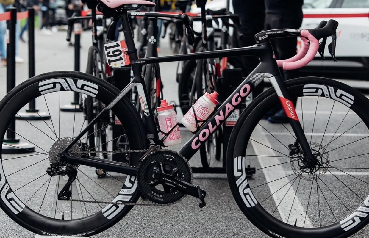 How much does Pogacar's bicycle weigh and how much is it worth?