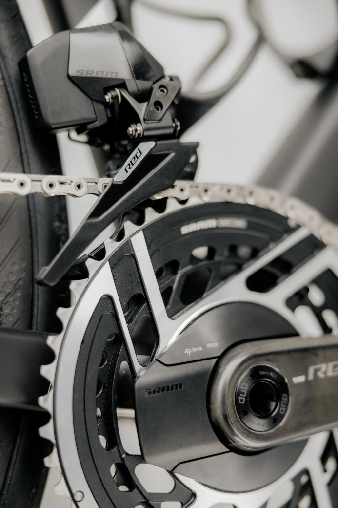 Nuevo SRAM RED AXS: el grupo electrónico más ligero de la historia ...