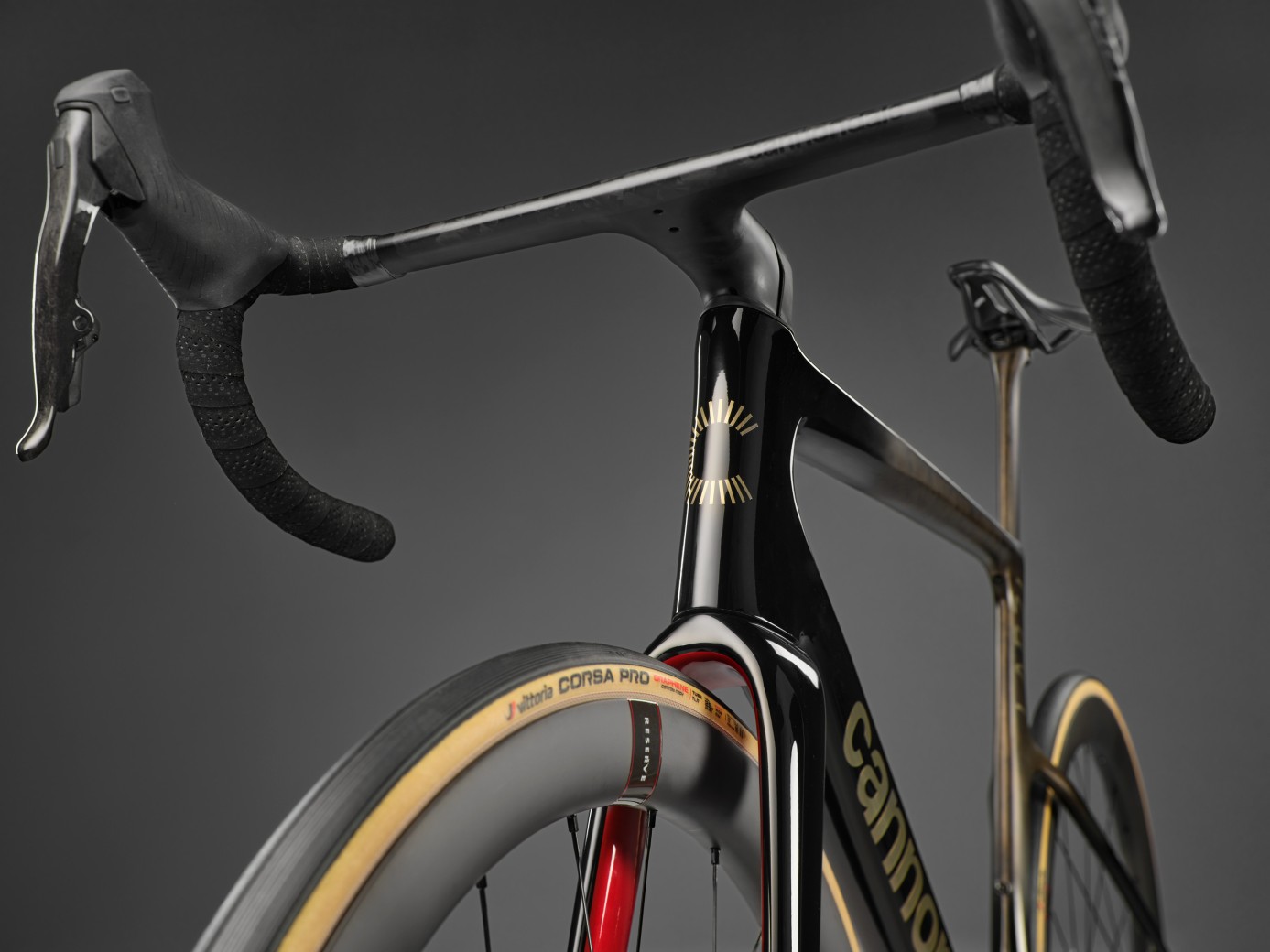 Nueva LAB71 Supersix EVO con SRAM RED AXS y un exclusivo juego de ...