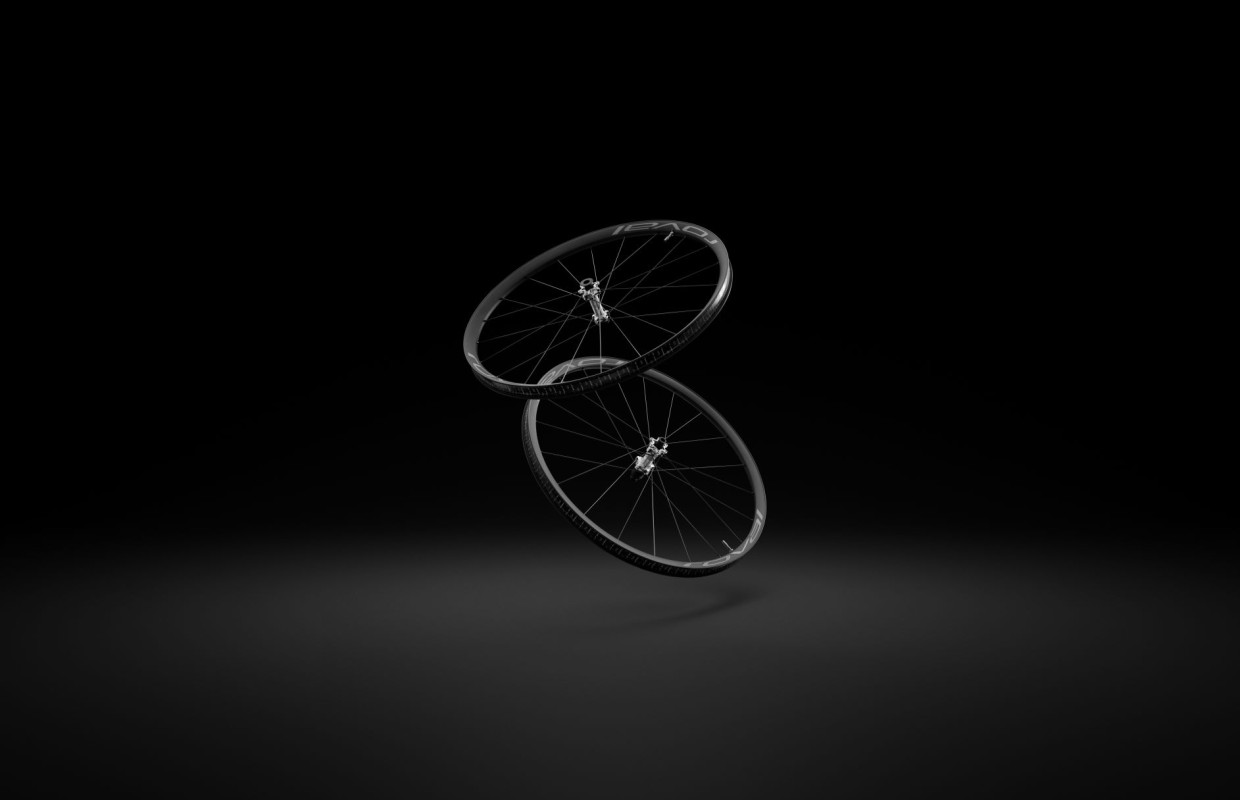 New and exclusive Roval Control SL Team wheels with carbon spokes