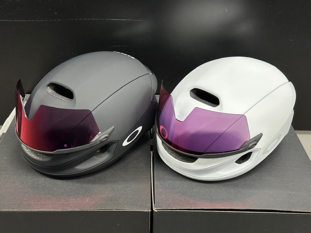 Novo Oakley Aro 7: a lente integrada está de volta à moda