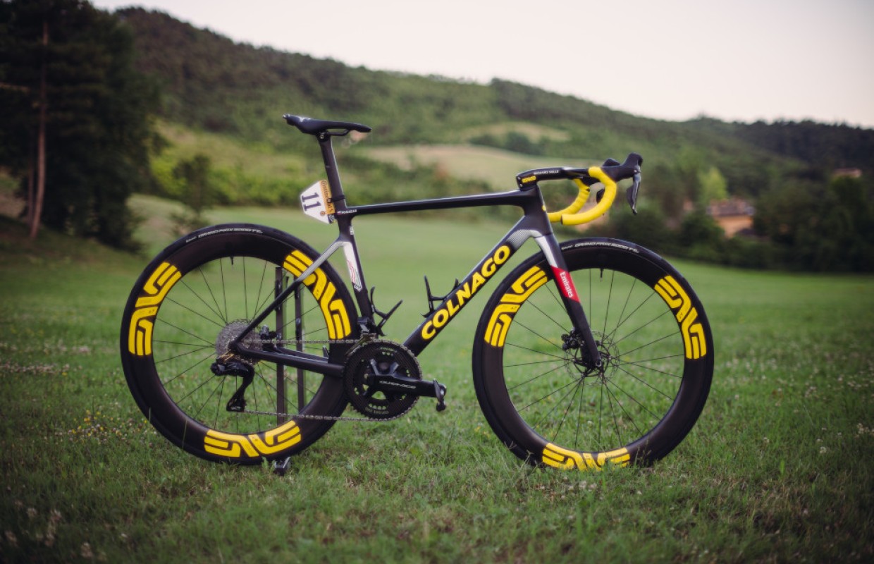Pogacar's Colnago V4Rs is now dressed in yellow