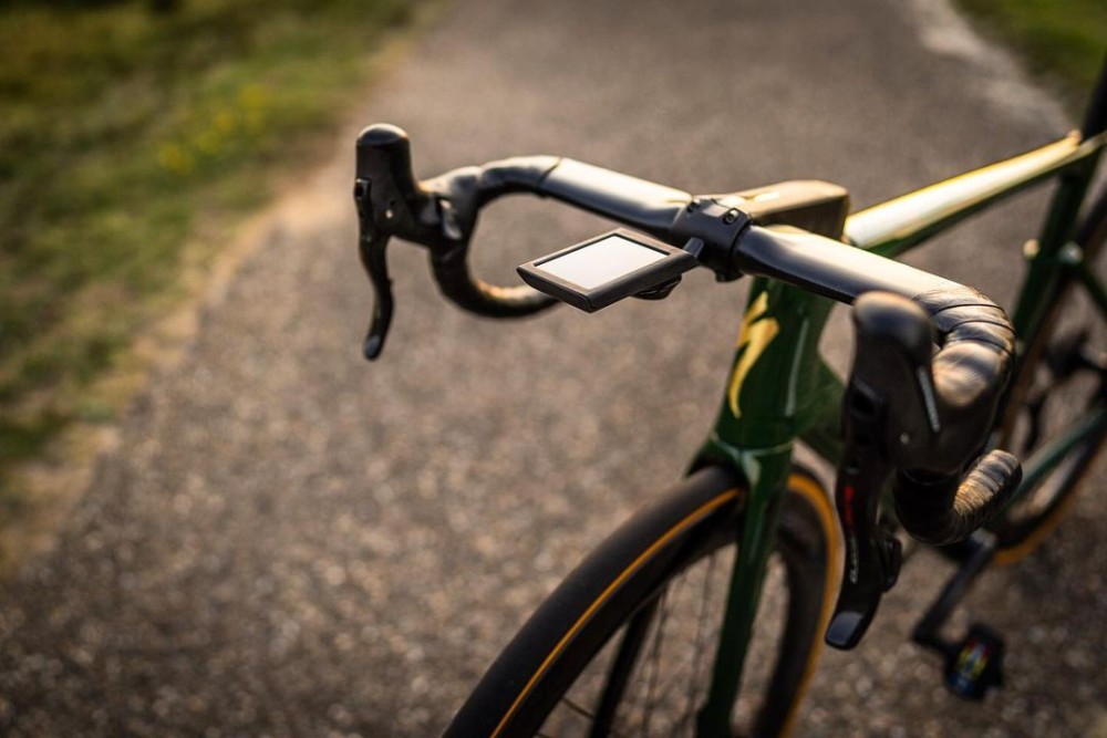 Absolute One, a GPS designed by Bang & Olufsen and ready to make a ...