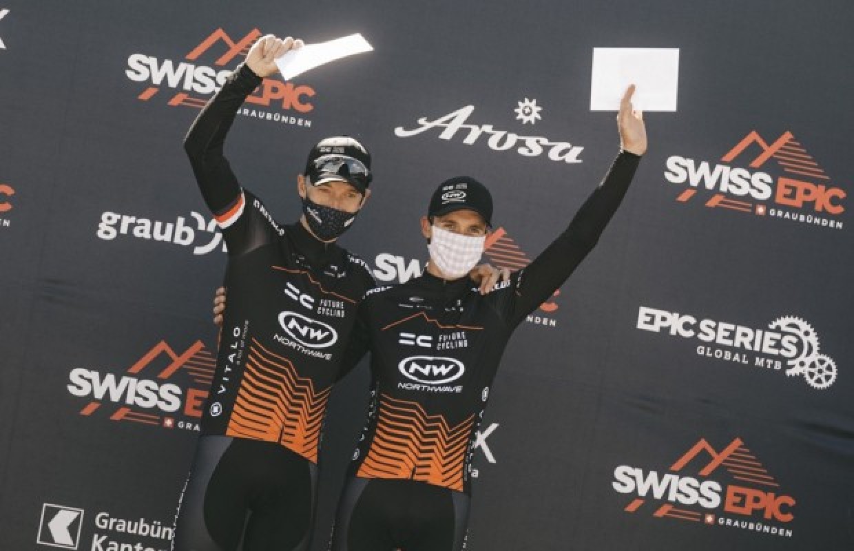 Hynek and Stosek surprised and won the second stage of the Swiss Epic 2020