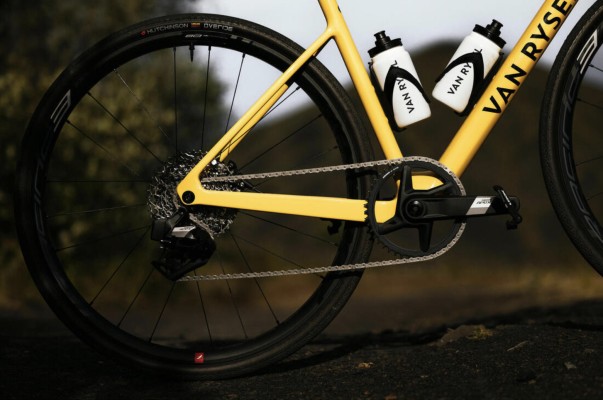 Van Rysel NCR CF Apex: una insuperable Allroad de carbono y cambio electrónico