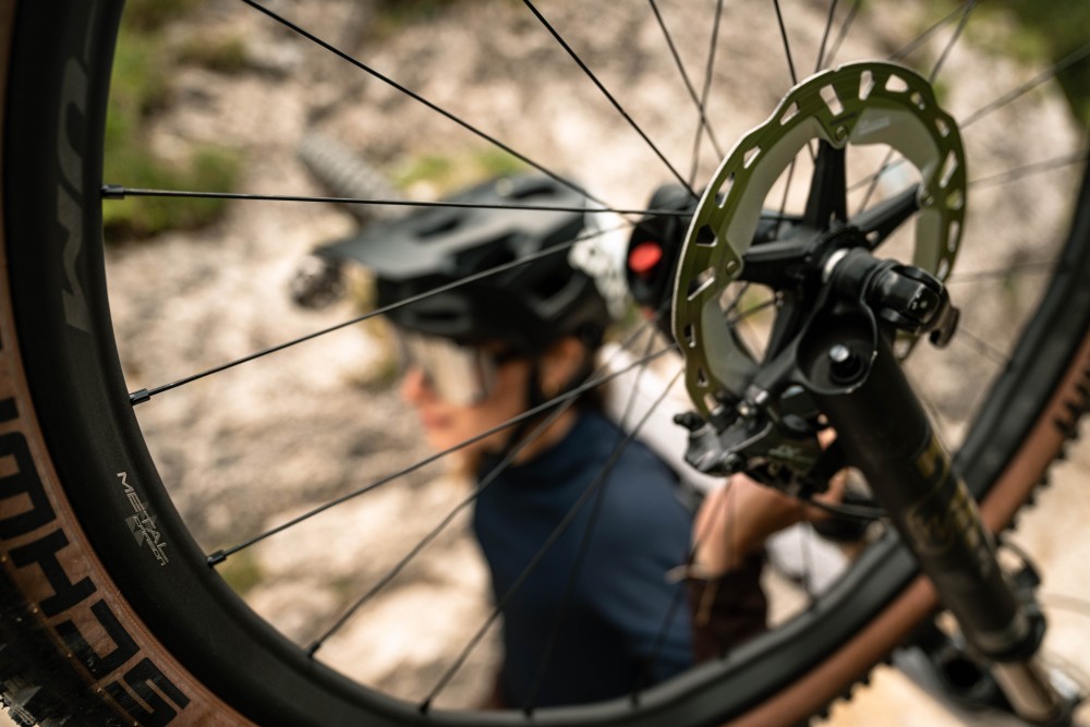 Fulcrum se adentra en el Trail con las ligeras y resistentes Metal ...