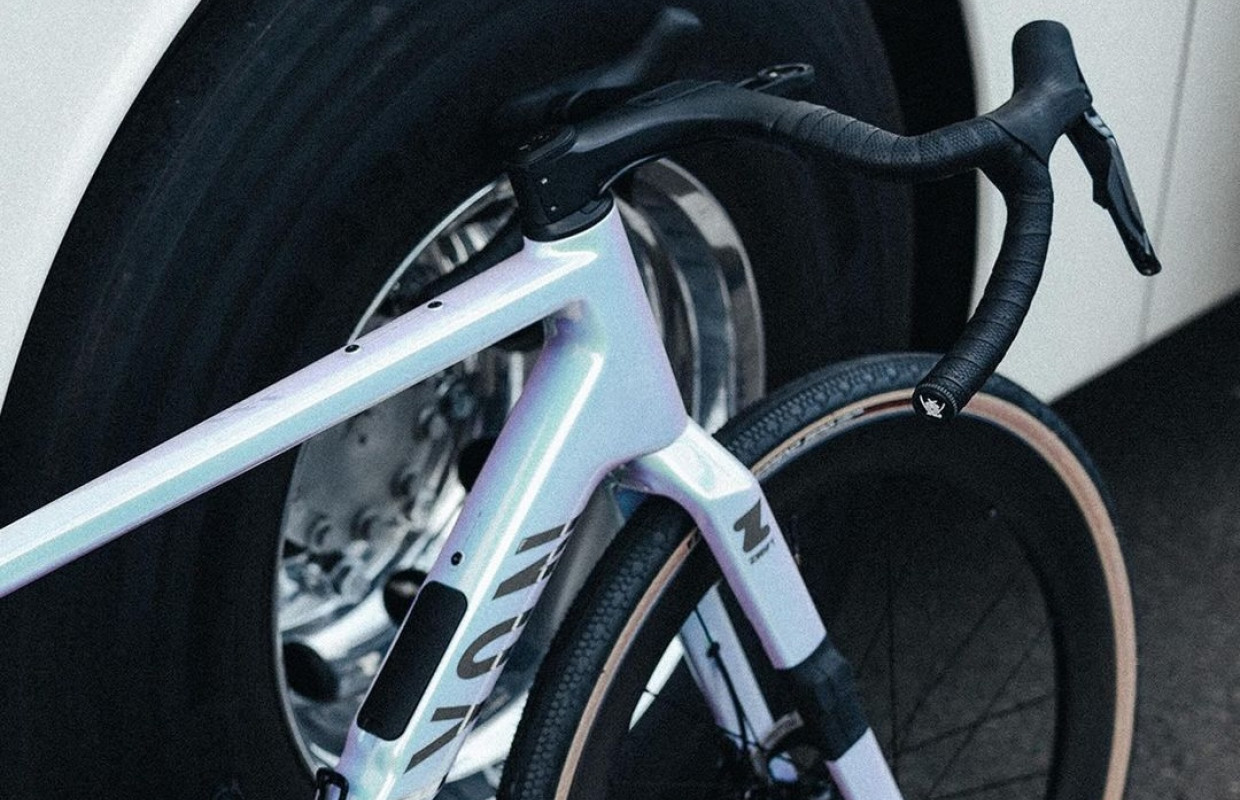 The spectacular Canyon Grail with which Van der Poel won the Gravel World Championship in detail