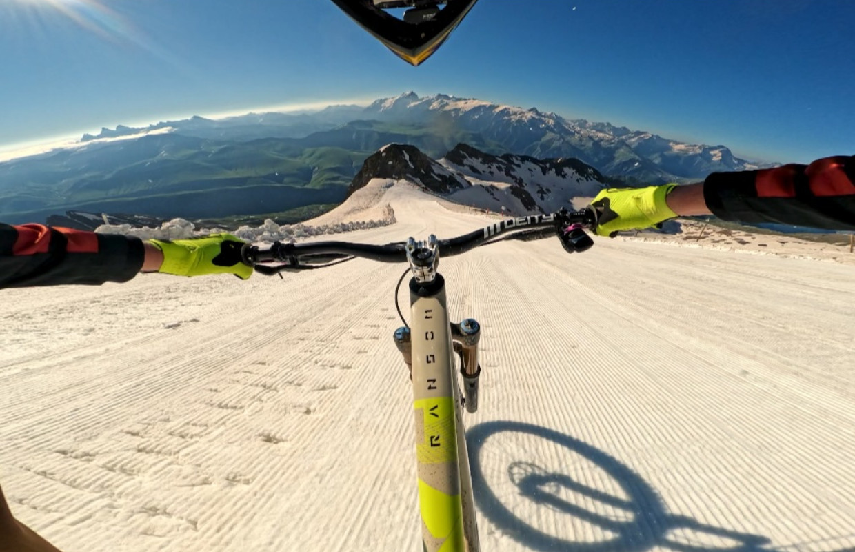 Qu'arrive-t-il lorsque vous envoyez 2 légendes du VTT au Megavalanche