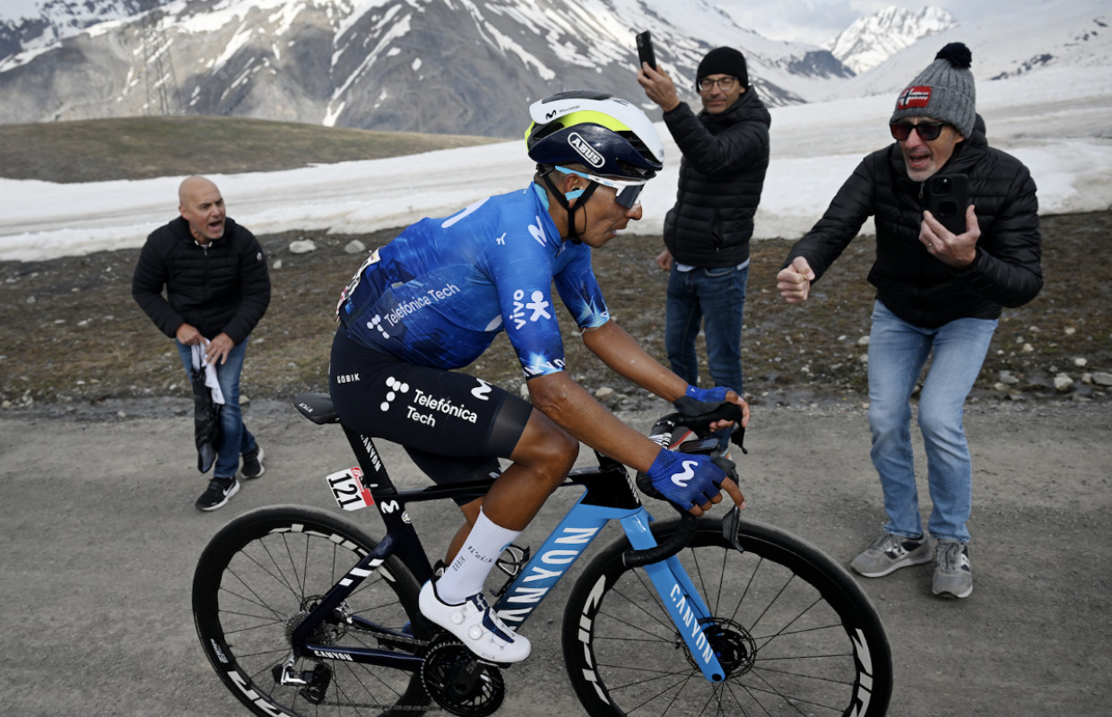 Nairo Quintana renova com a Movistar