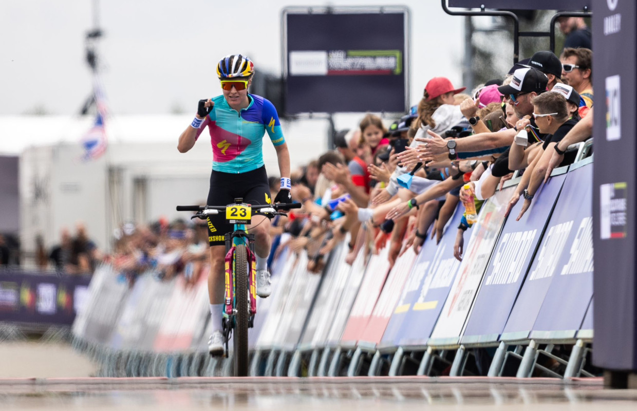 Laura Stigger signs with the road team SD Worx-Protime