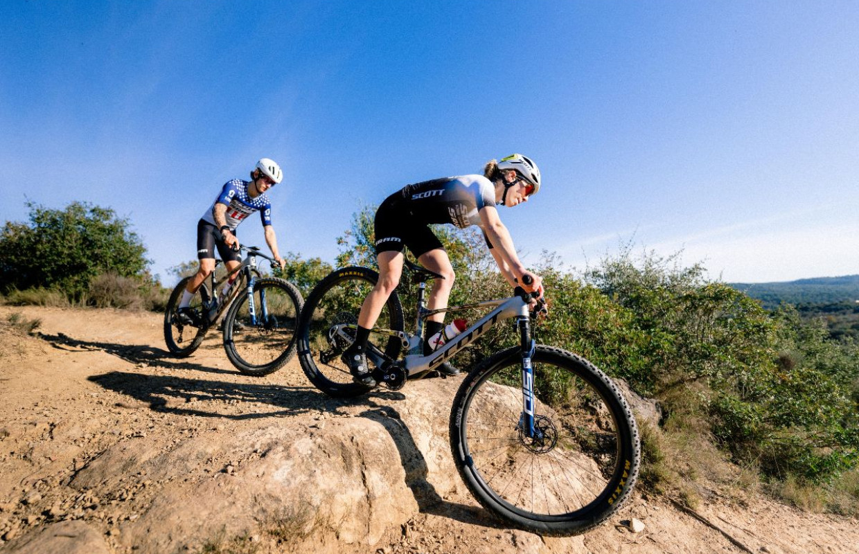 Emilly Johnston and Bjorn Riley sign with SCOTT-SRAM