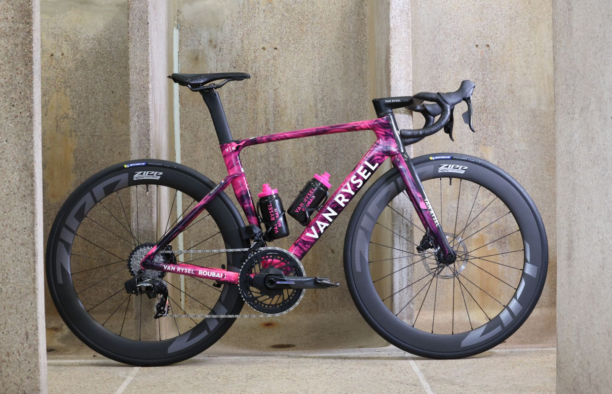 The spectacular bike and equipment of the VAN RYSEL ROUBAIX for 2025