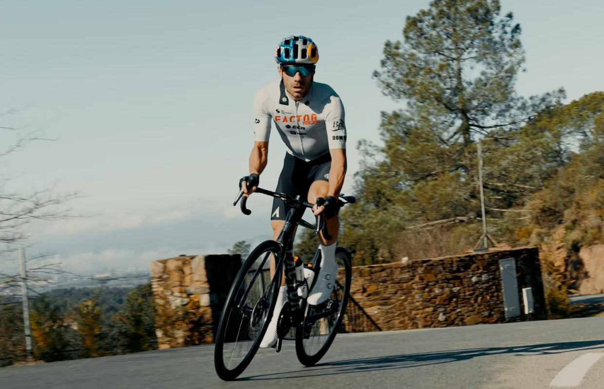 Avancini surprises everyone and signs with Factor Racing road team: "As ...