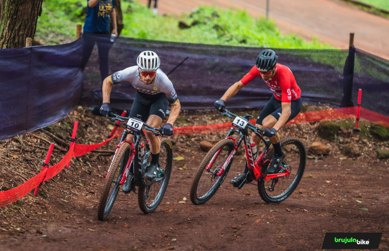 Les 4 différents modèles de SCOTT Spark de l'équipe SCOTT SRAM pour 2025