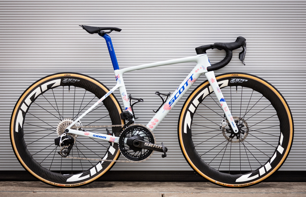 Tom Pidcock debuts an exclusive SCOTT Addict RC Classics Edition: details, setup and weight