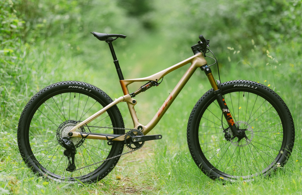 The BH Lynx Race debuts assembly with the new Shimano XT and new colors