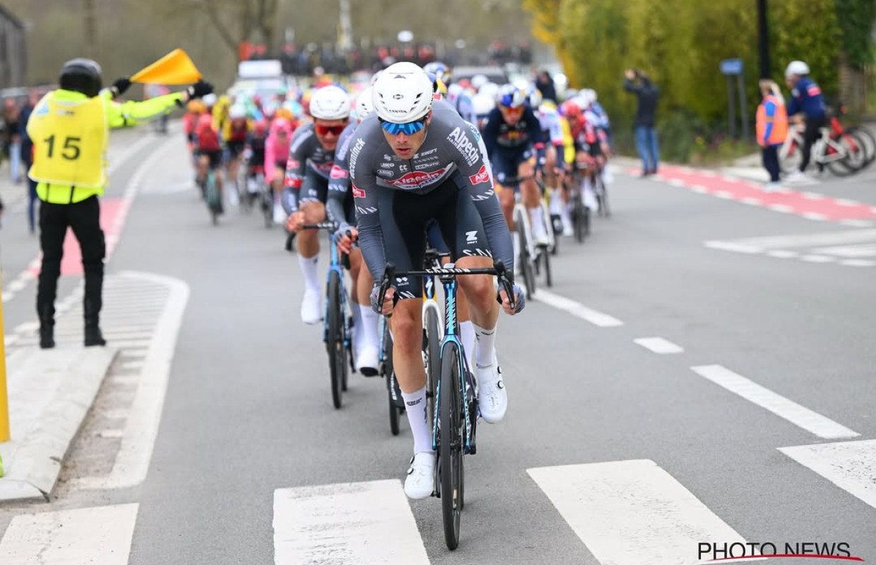 Óscar Riesebeek est le premier cycliste sanctionné par un double carton ...
