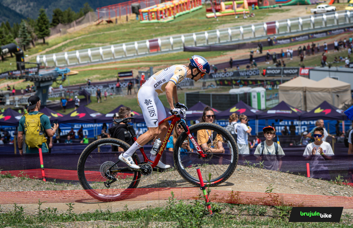 Tom Pidcock wins the XCO World Cup of Andorra with another epic comeback