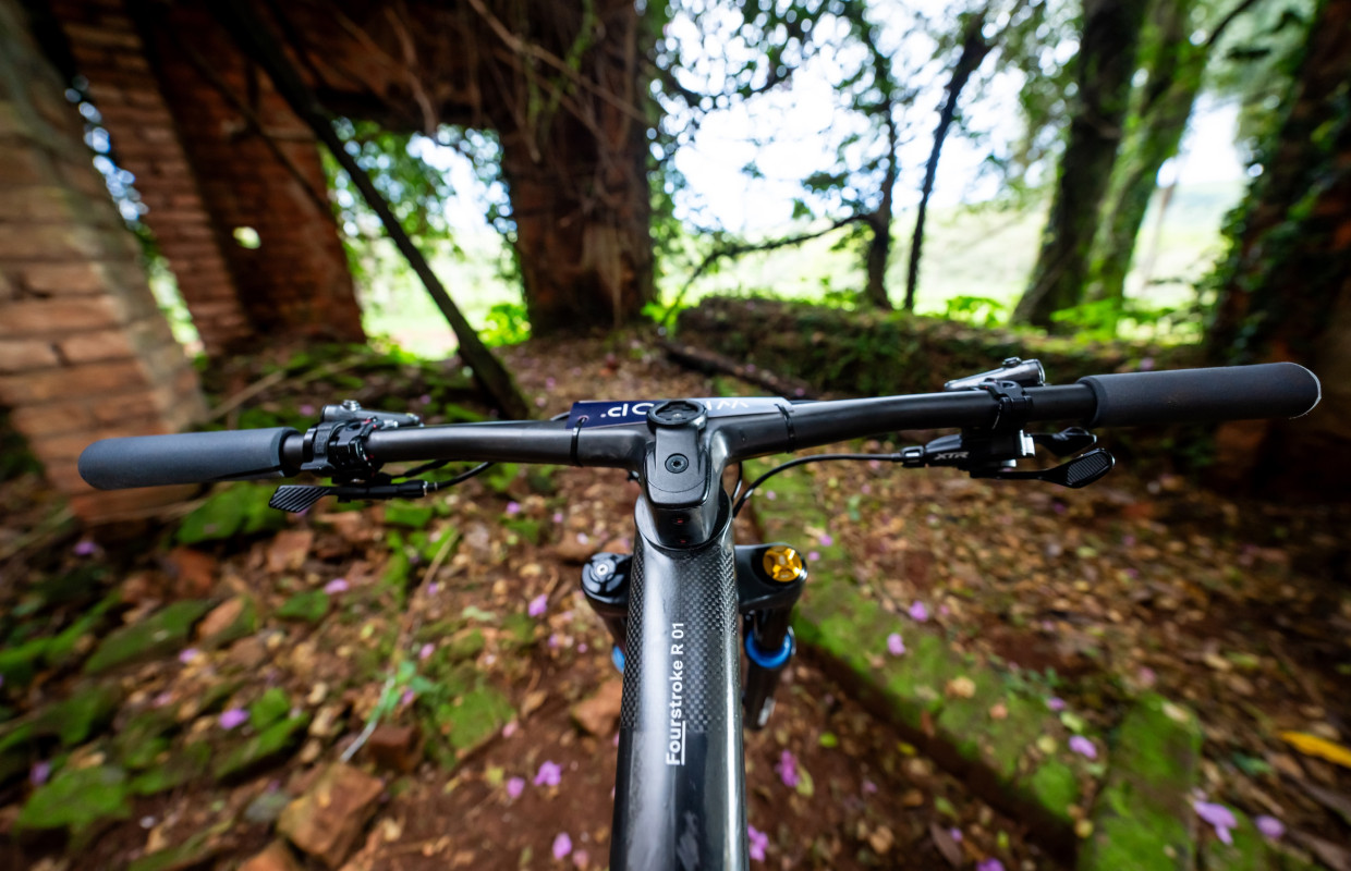 New BMC integrated handlebars for XC and road: lightweight and stiff to ...
