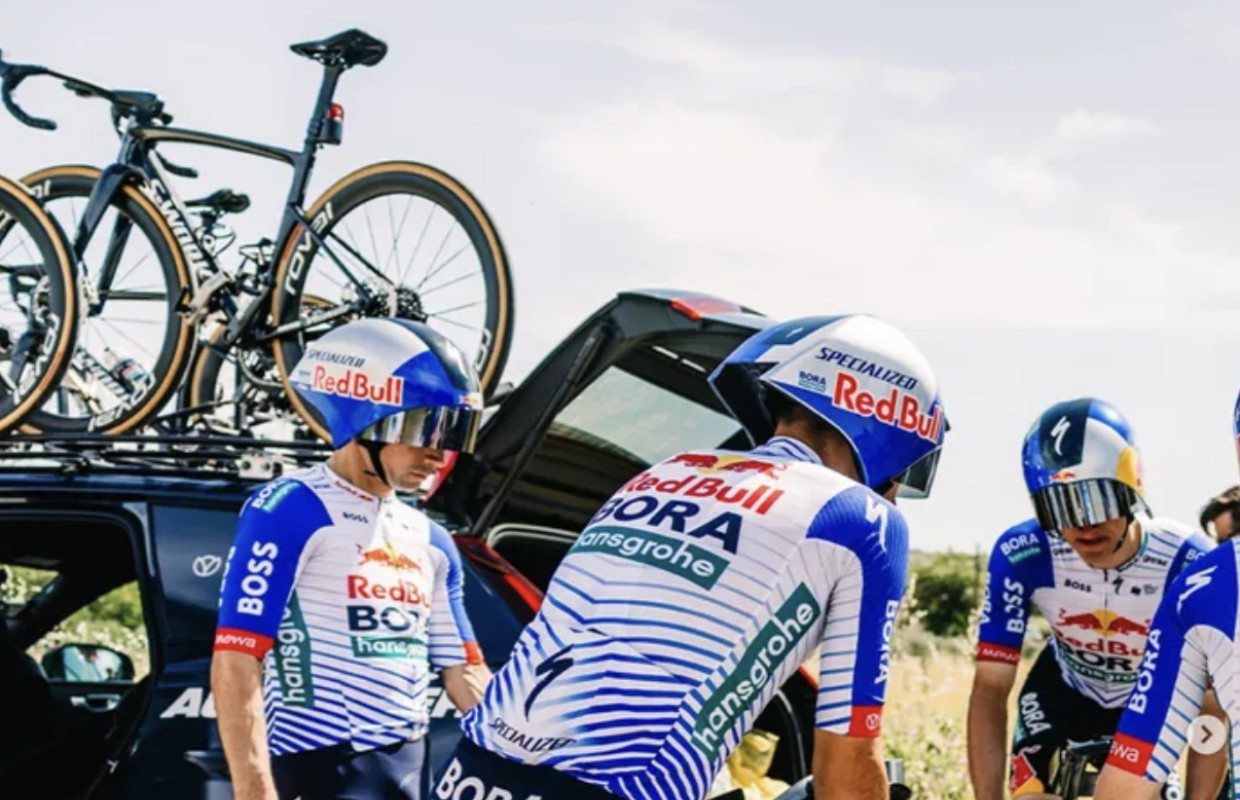Filtran la que podría ser la nueva Specialized Tarmac SL9 durante un ...