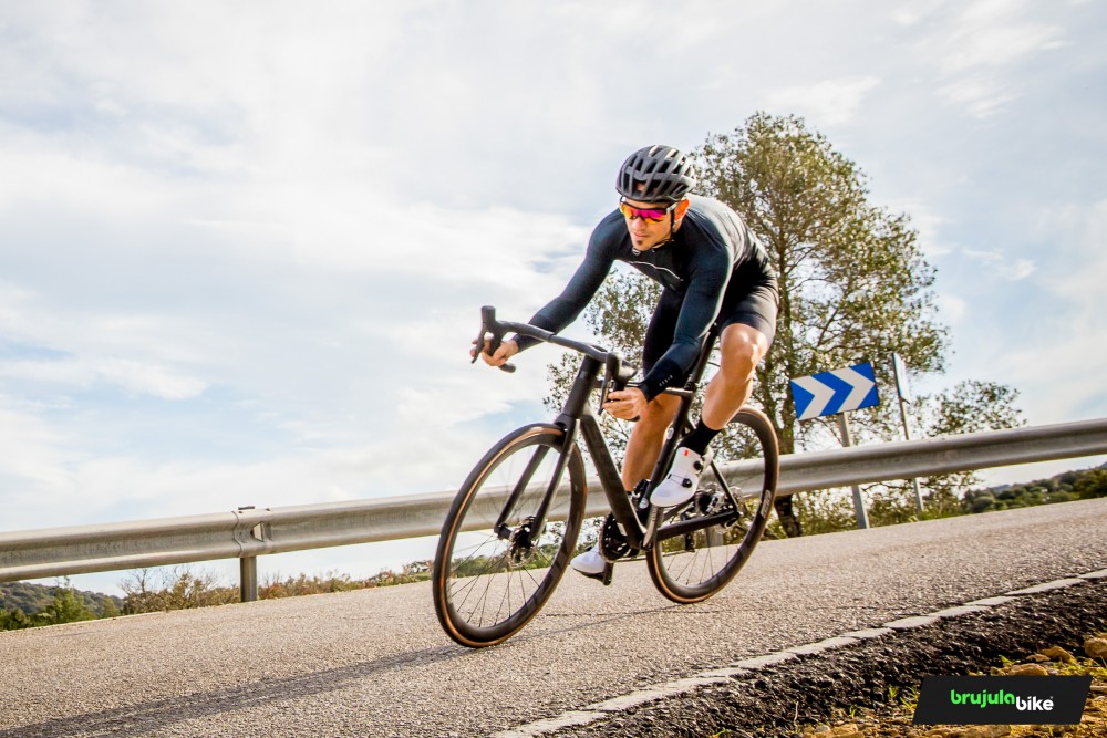 Probamos la Scott Addict RC Ultimate 2021, una bici World Tour ...