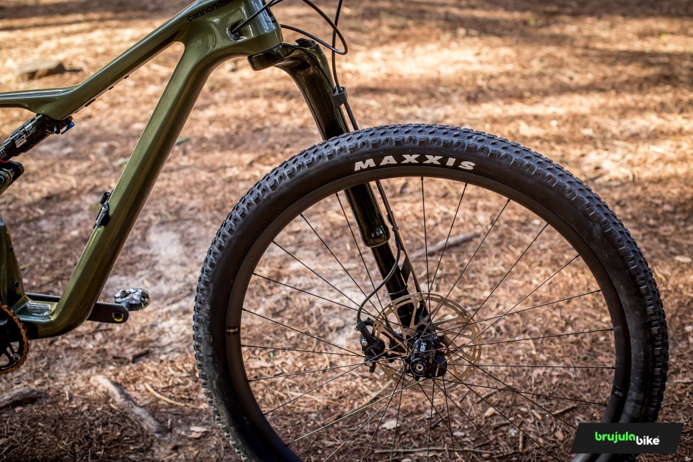 We test the Lefty Ocho Carbon 120, more travel and better performance ...