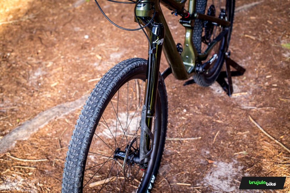 Probamos la Lefty Ocho Carbon 120, más recorrido y mejor rendimiento ...