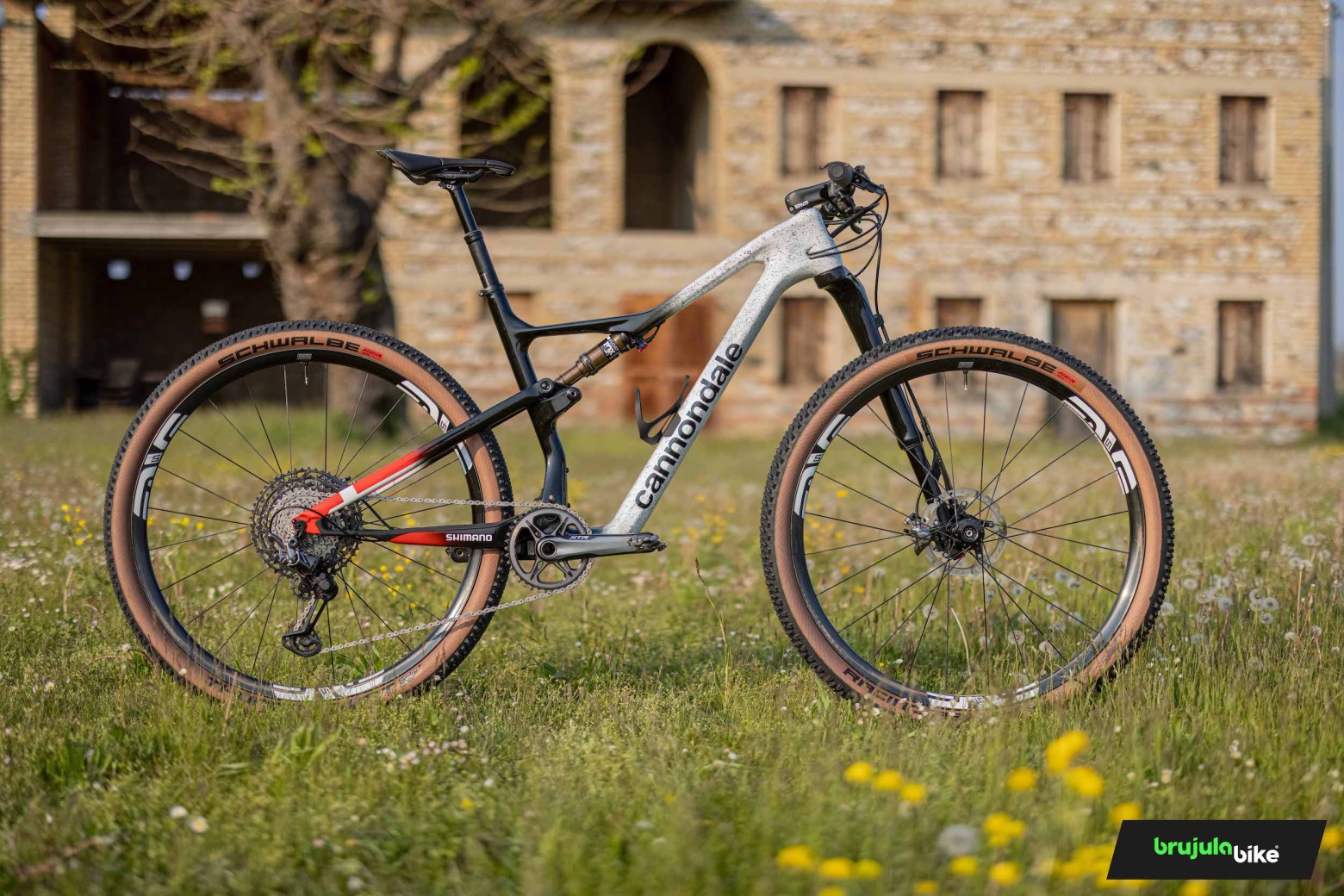 El Cannondale Factory Racing estrena mountain bikes y cambia de color