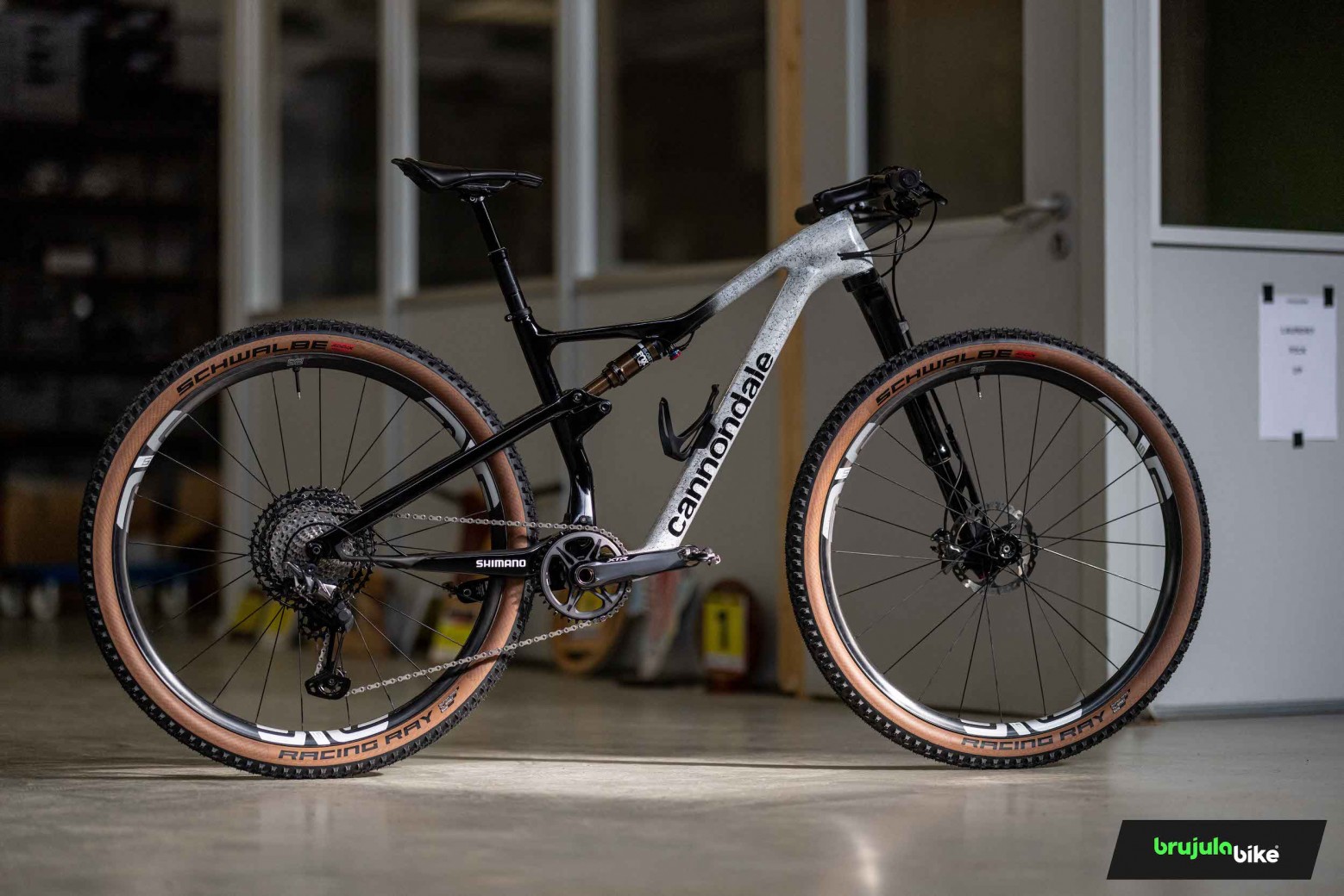 El Cannondale Factory Racing estrena mountain bikes y cambia de color