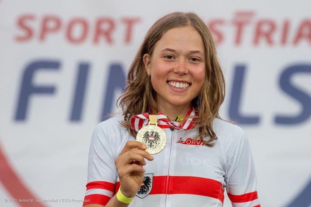 Mona Mitterwallner is proclaimed Austrian XCO Champion and continues on ...