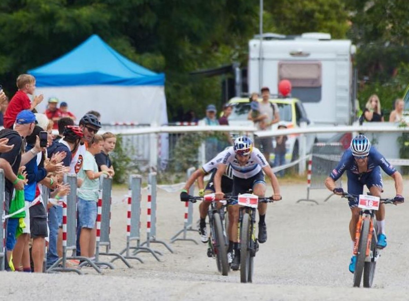 Sam Gaze regresa a lo más alto del MTB a pocos días del Mundial