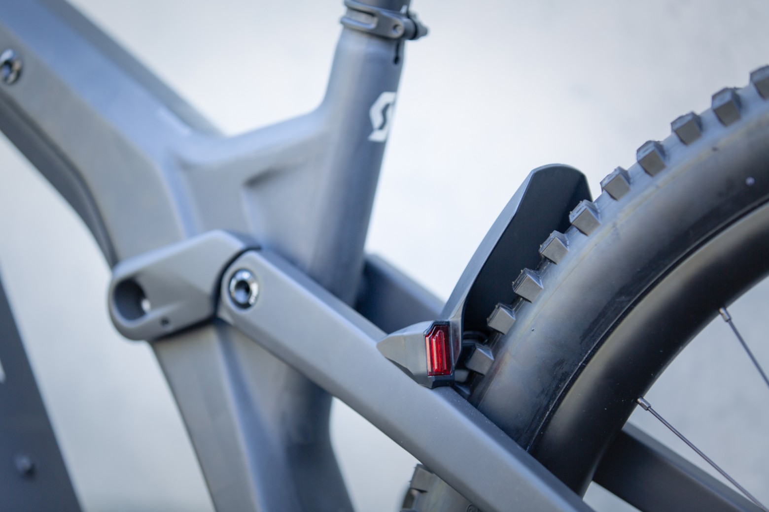 New SCOTT Patron eRIDE: hidden shock, maximum integration and the ...