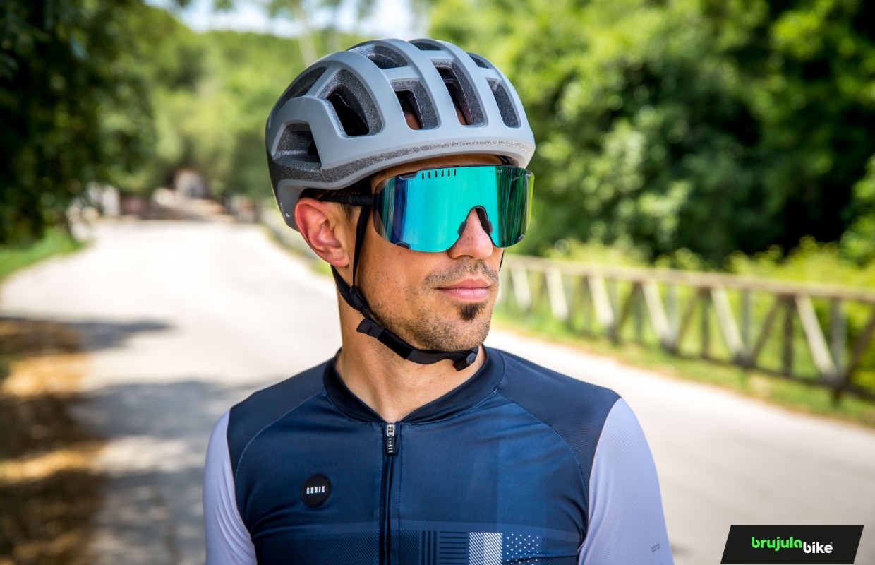 Testamos o POC Devour: meio óculos tradicional, meio óculos downhill