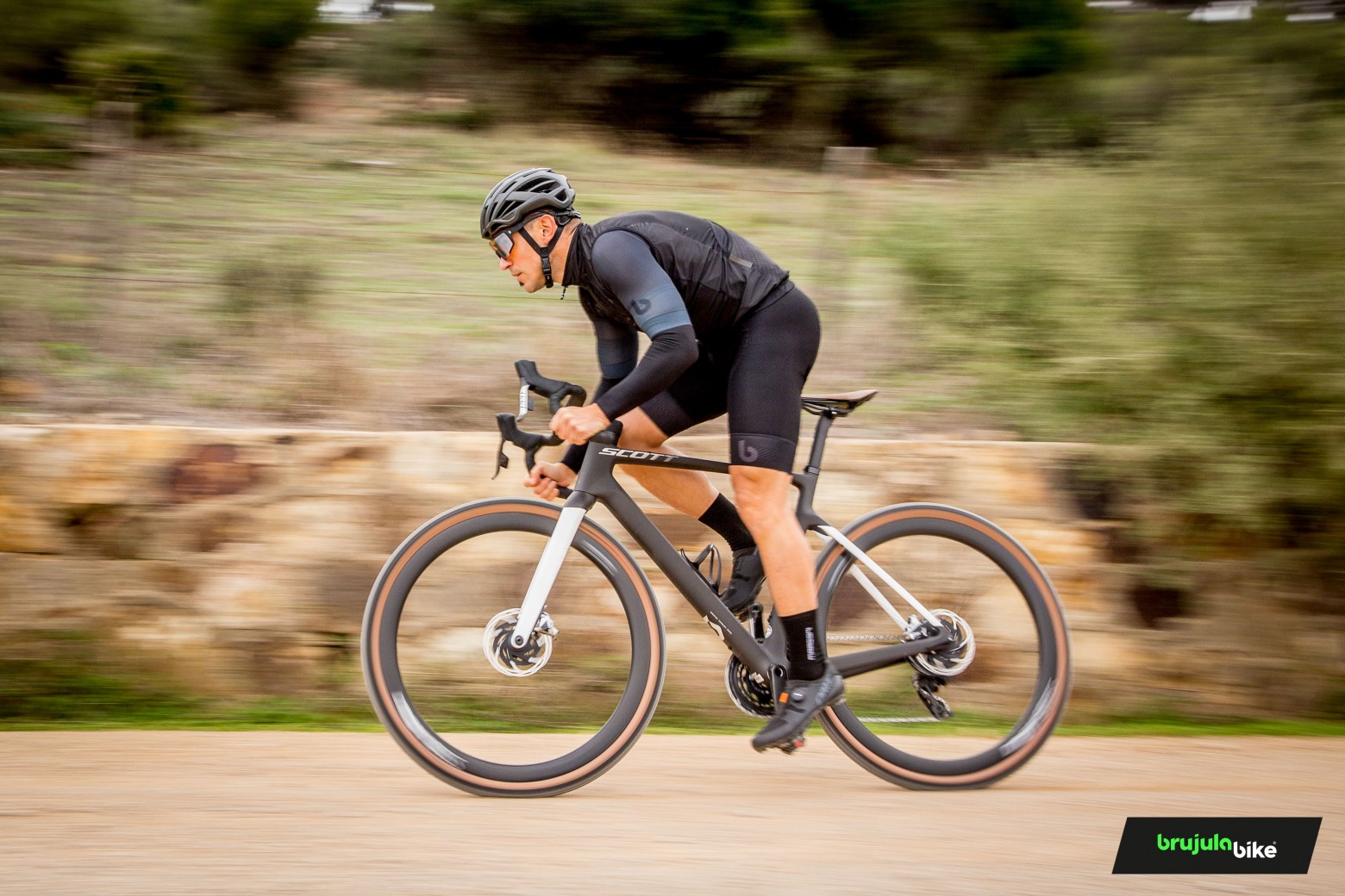 Probamos la Scott Addict Gravel Tuned: integración, velocidad y ...