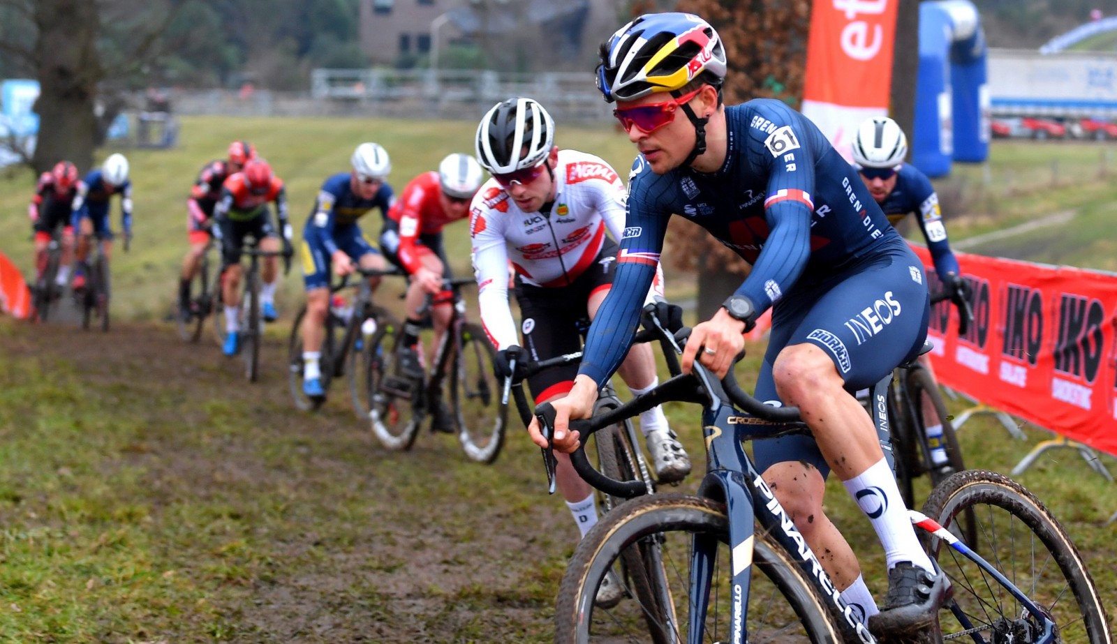 Tom Pidcock pierde en Hoogerheide el último duelo con Eli Iserbyt, que ...