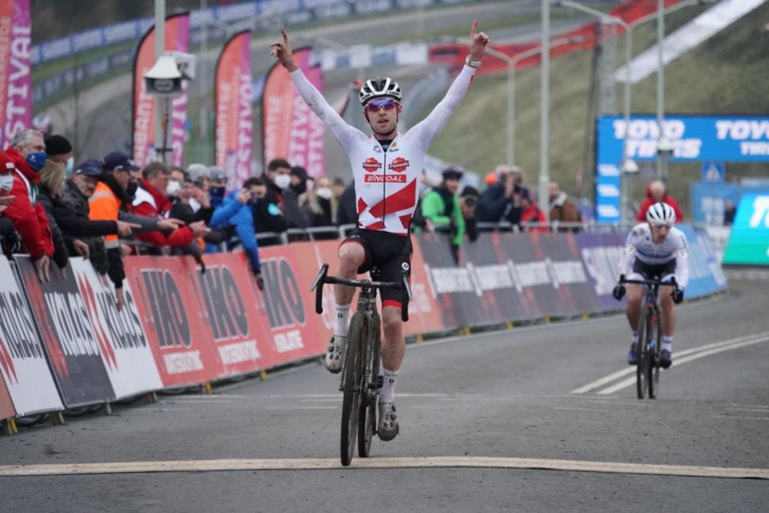 Tom Pidcock pierde en Hoogerheide el último duelo con Eli Iserbyt, que ...