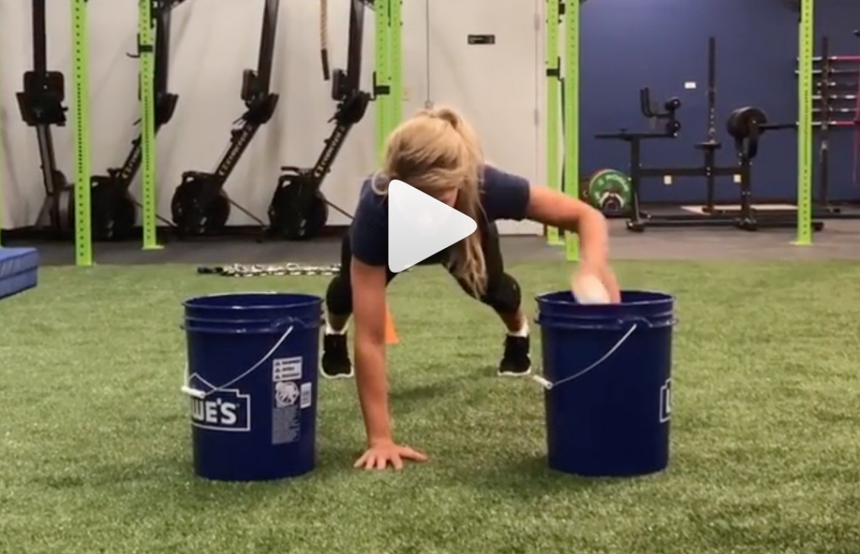 É assim que Emily Batty treina o core