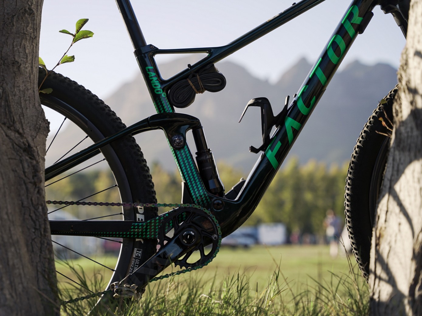 La marca de carretera FACTOR se estrena en MTB con sus dos primeros modelos