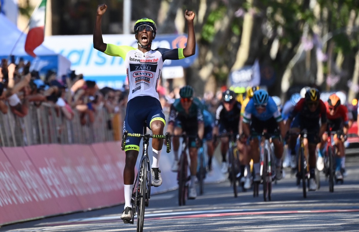 Girmay hace historia en el Giro