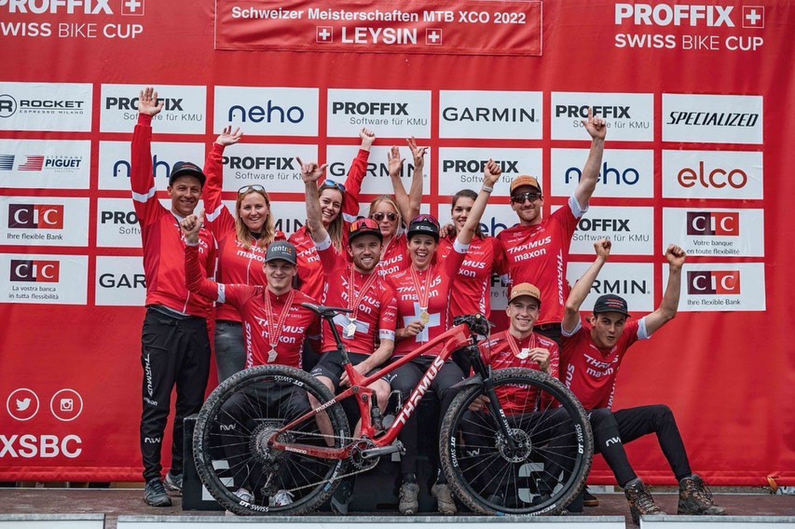 Mathias Fluckiger y Alessandra Keller ganan el Campeonato XCO de Suiza 2022