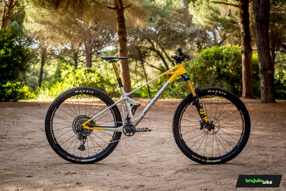 Probamos la Mondraker Raze Carbon RR: pura tentación