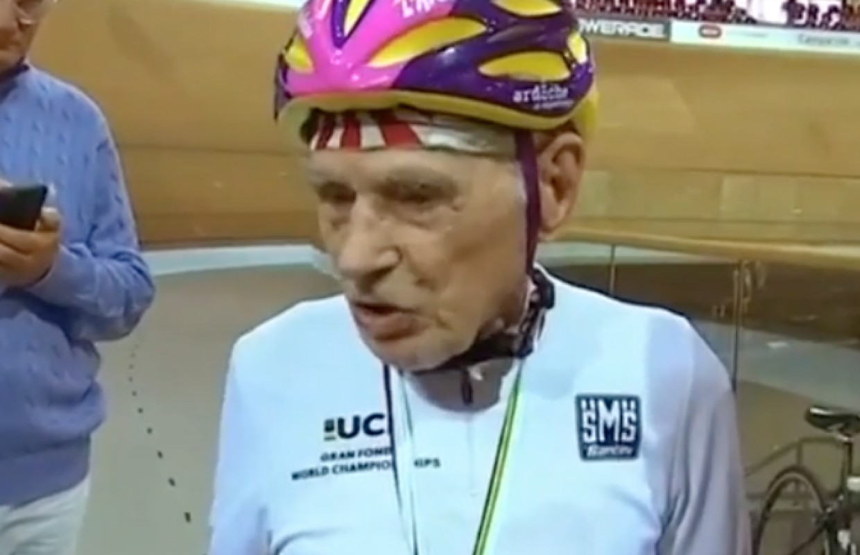 Robert Marchand intenta un nuevo récord en bici a sus 107 años